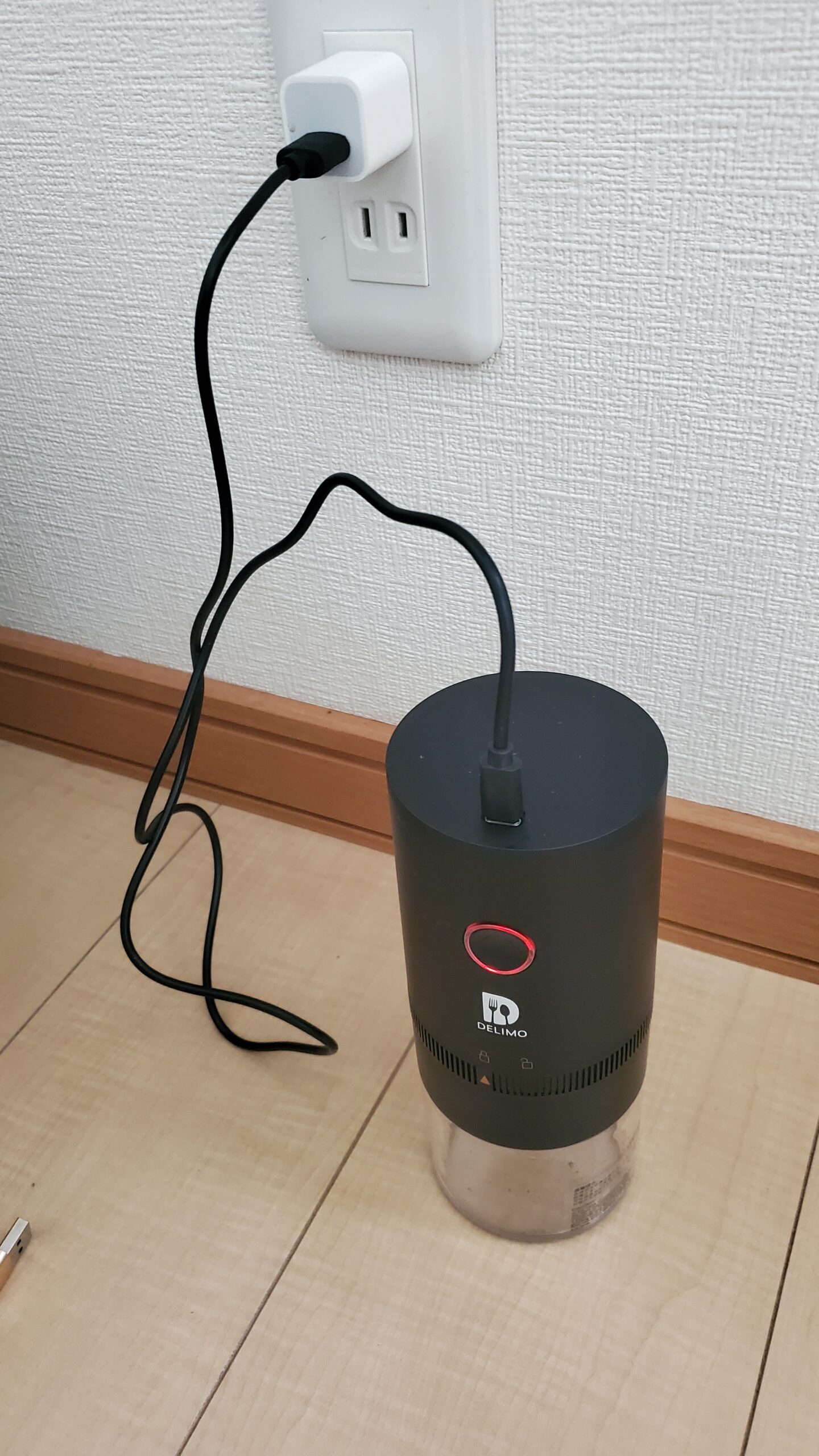 【臼式・デリモ】Delimoの電動コーヒーミルをレビュー！粒度設定は？【初心者はこれ買っとけ】 | わっかけ.com